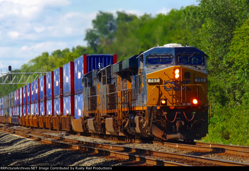 CSX Q004 rips through